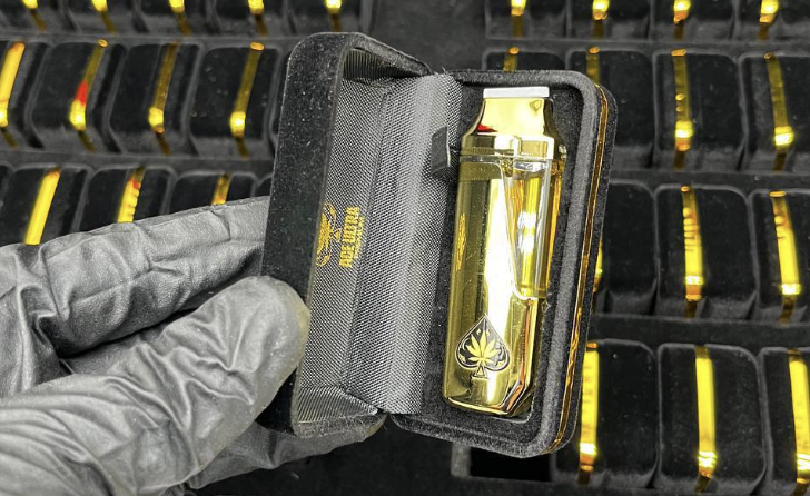 Gold Ace Cart The Pinnacle of Vaping Luxury - Readlifecare